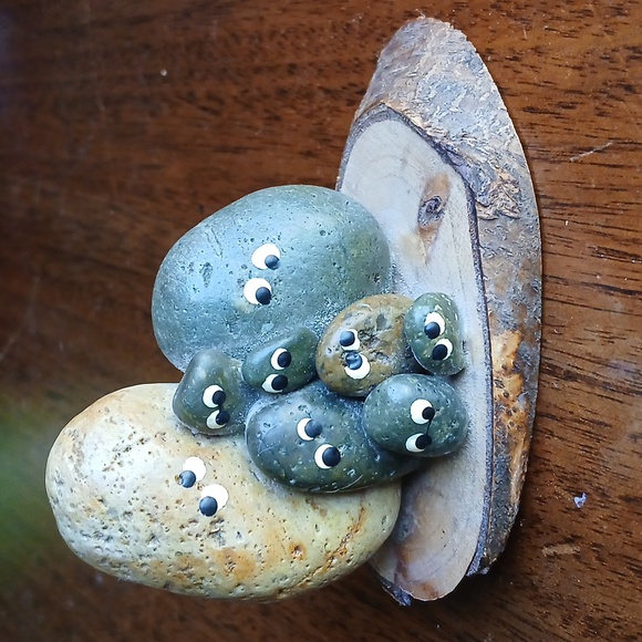 Art | Vintage Pebble People Wooden Rocks Hand Painted Collectible ...